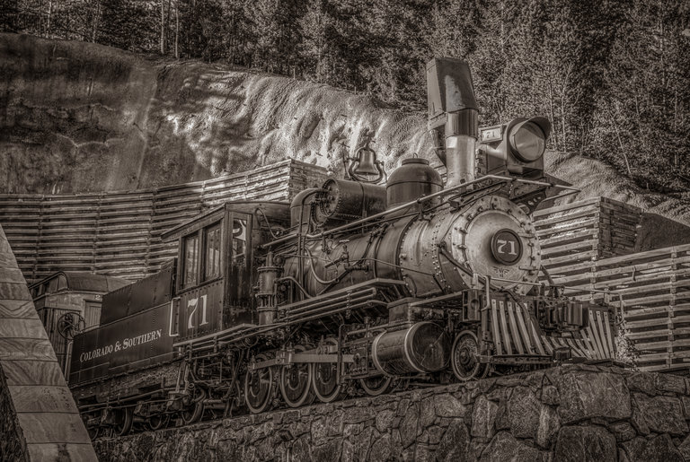 Colorado & Southern Locomotive - hdrcreme